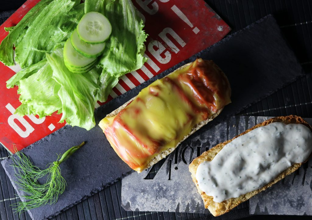 Croque Garconne - mit hausgemachter Spezialsauce - Dailyvegan