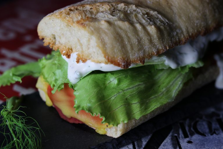 Croque Garconne - mit hausgemachter Spezialsauce - Dailyvegan