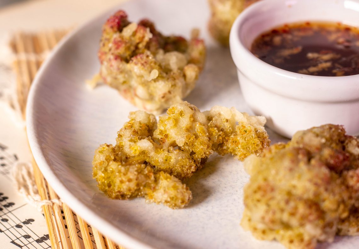 Rhabarberblütentempura - ungewöhnliche Pflanzenteile nutzen