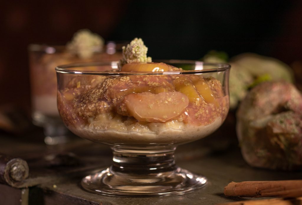 Rhabarberblüten als Kompott auf Milchreis - Dailyvegan